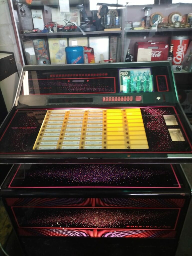 Rock-Ola Jukebox Model 459 (SOLD) - UFO Amusements