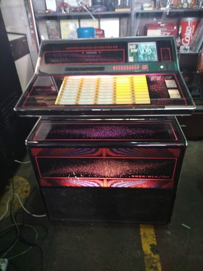 Rock-Ola Jukebox Model 459 (SOLD) - UFO Amusements